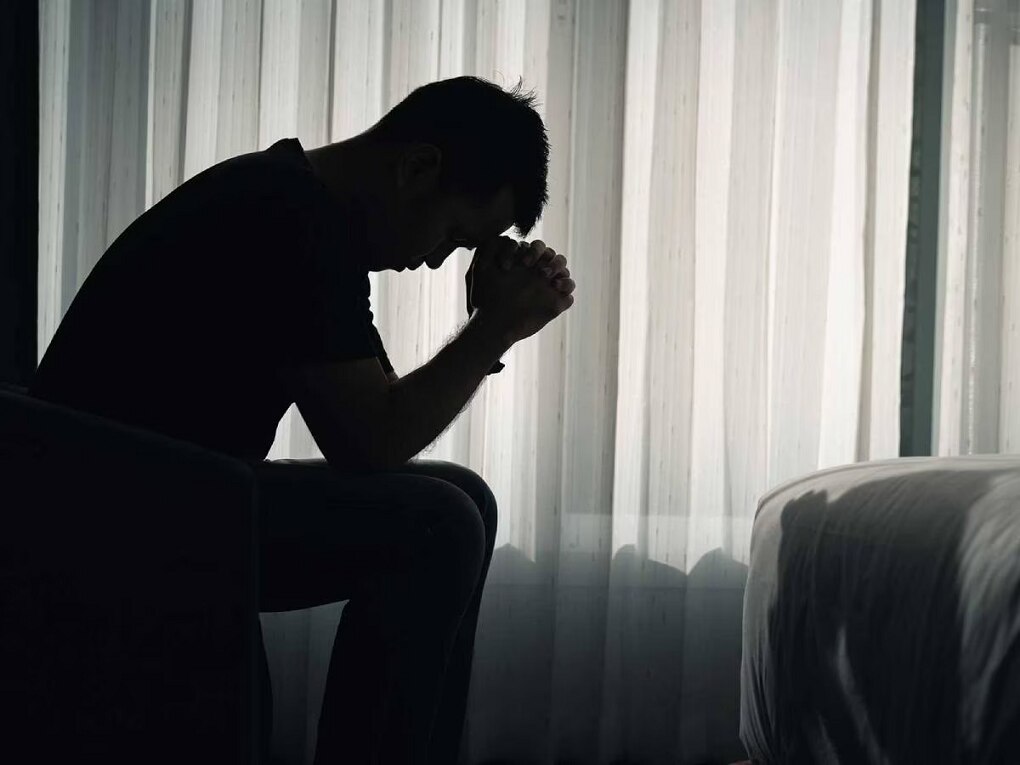 never ignore 5 common symptoms of depression in men health news ...