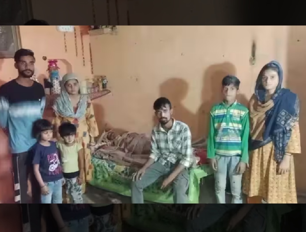 hapur woman gives birth to 14th child at the age of 50 eldest son is 22 years old | 50 व्या ...