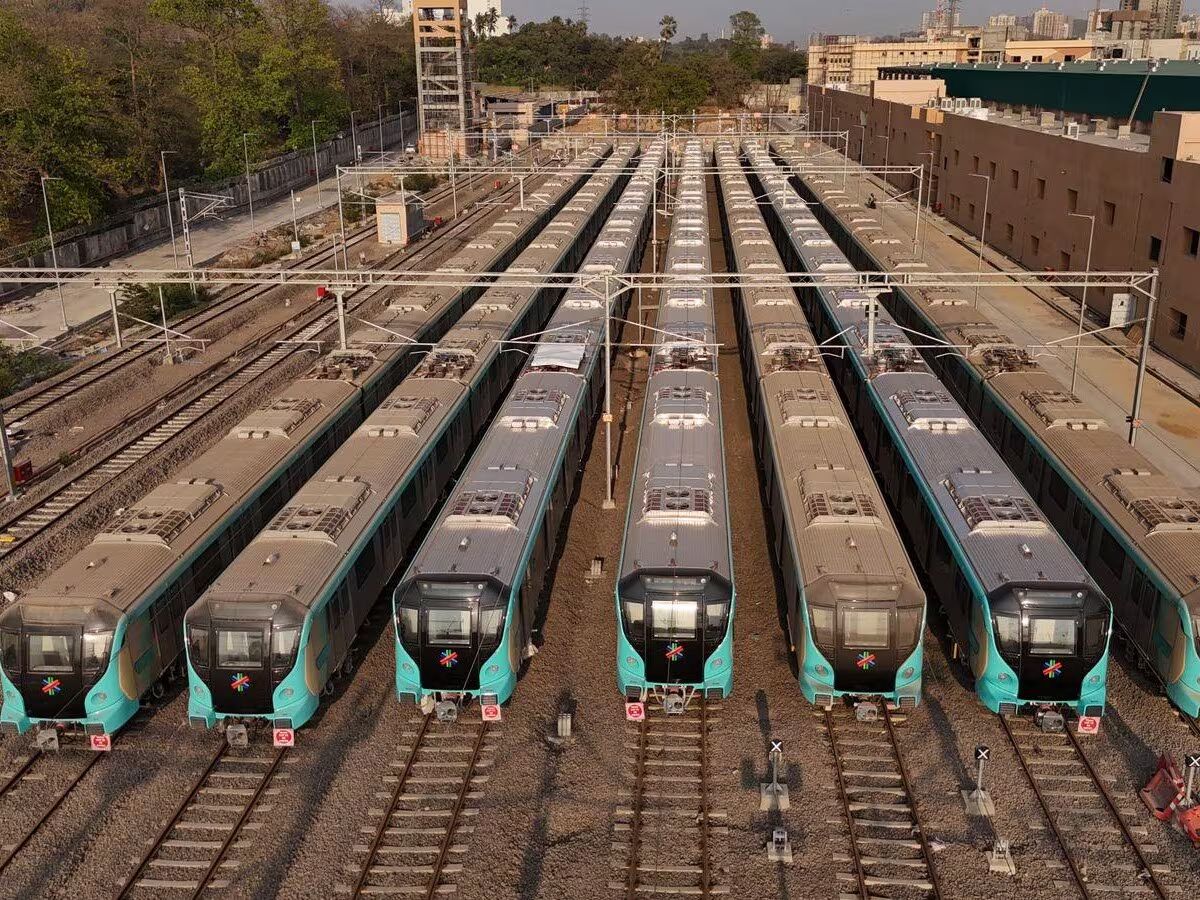 Mumbai Metro Train News Aqua Line 3 Start from Aarey to Worli on April ...