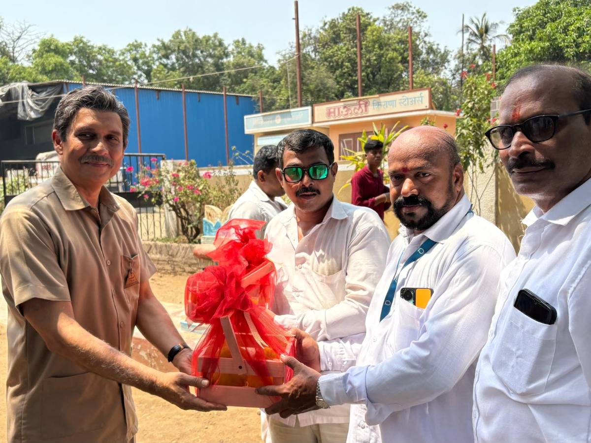 खऱ्या आयुष्यातील रिक्षा चालकांसोबत श्रीनिवासची अनोखी भेट; लक्ष्मी निवास टीमचं रिक्षा चालकांसोबत ...