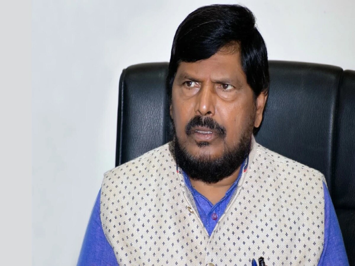 बाळासाहेब ठाकरेंचा खरा वारसदार कोण? रामदास आठवलेंचे एका वाक्यात उत्तर
