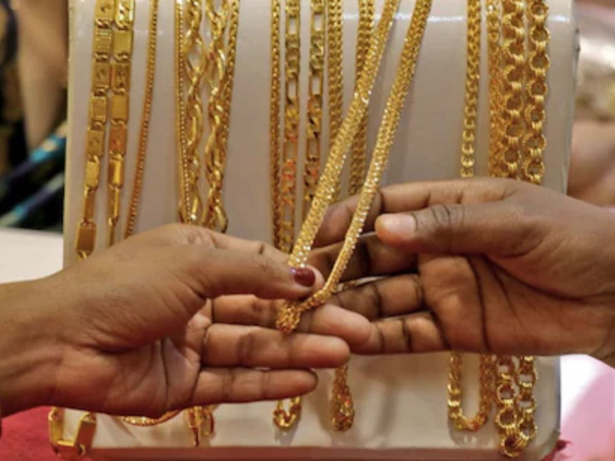 22 april gold croesses 1 lakh per 10 grams silver and gold price higher ...