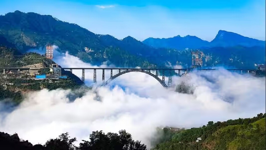 पहलगाम हल्ल्यानंतर चिनाब ब्रिजच्या सुरक्षेत वाढ; कधी सुरु होणार कटरा ...