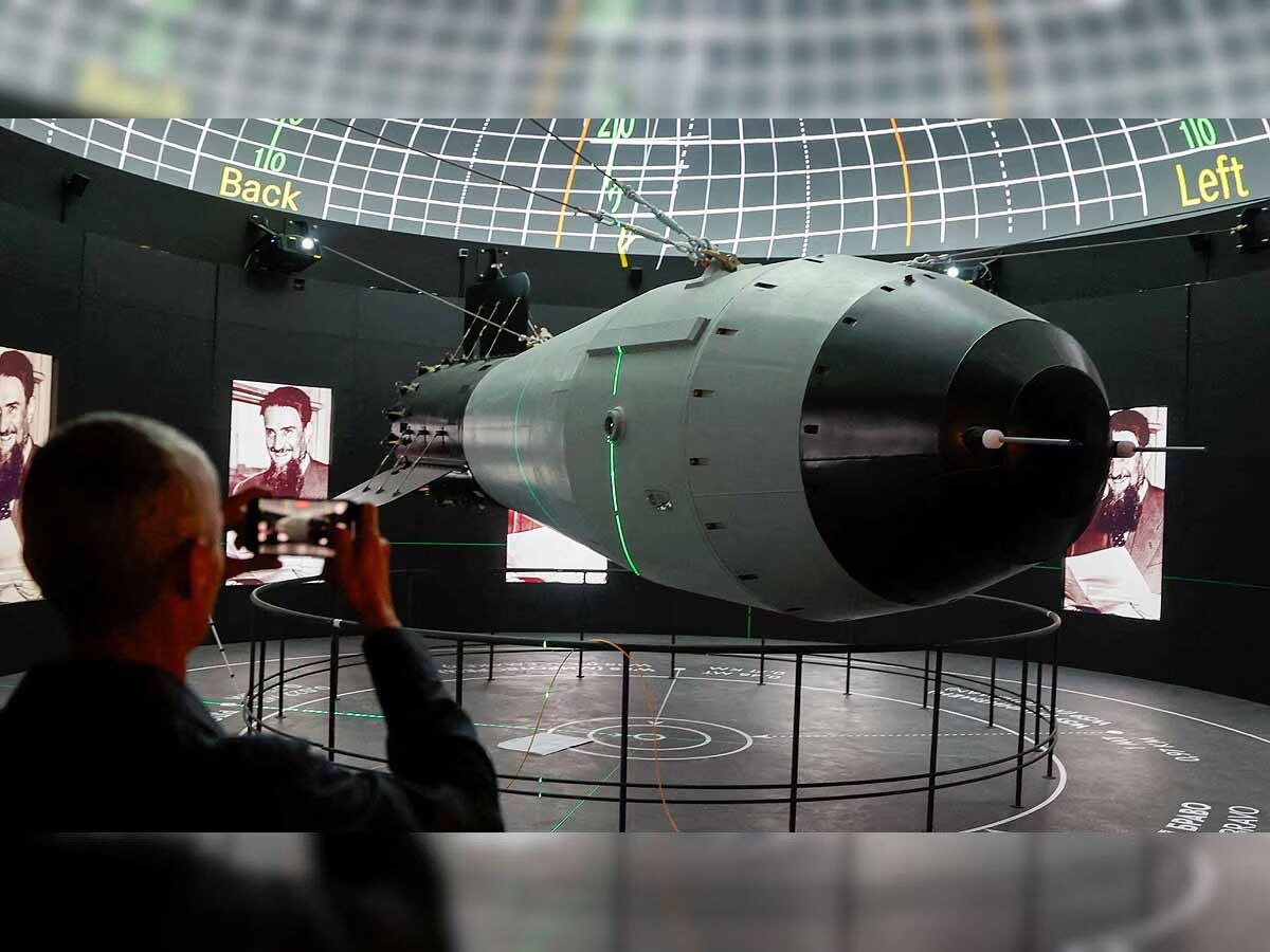 Atom Bob vs Hydrogen Bomb How Thermounclear bomb nuclear weapons cost ...