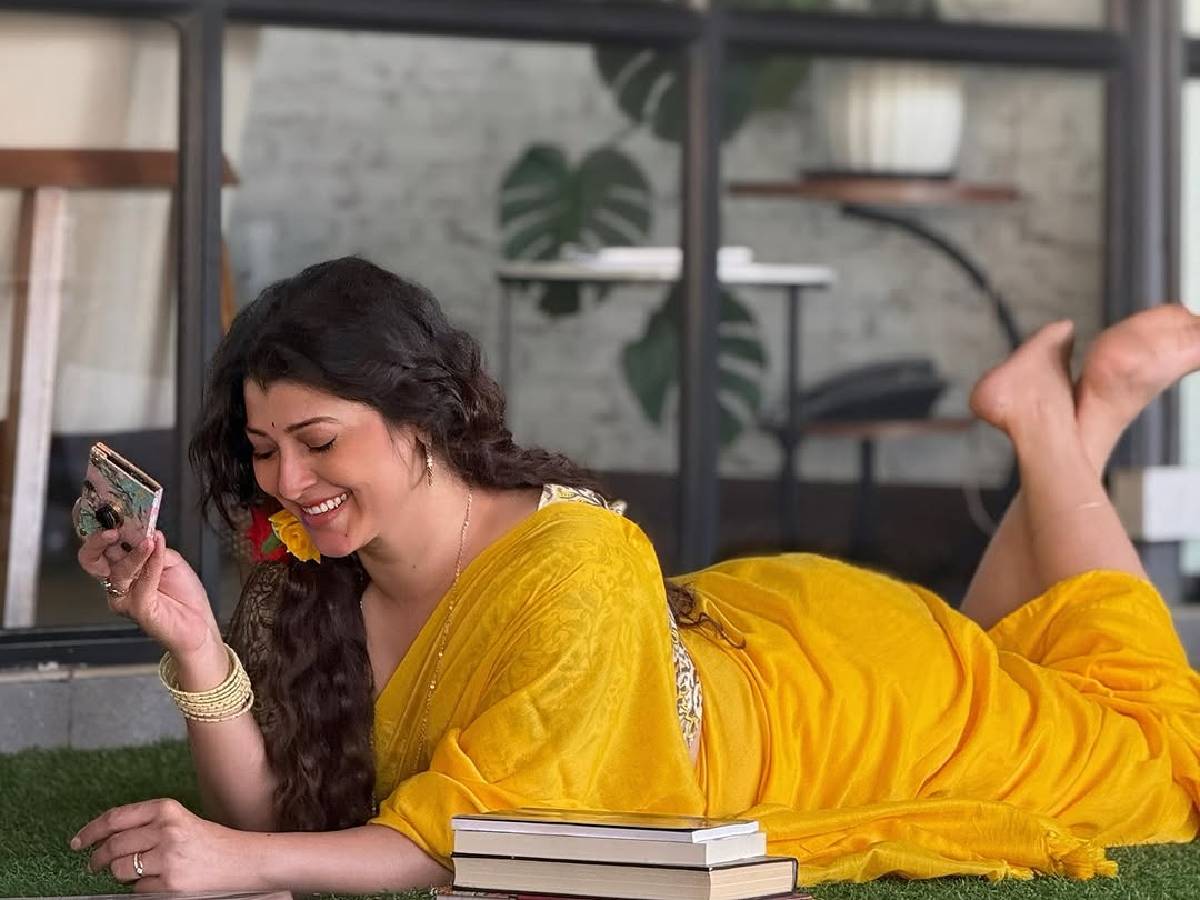 Marathi Actress Tejaswini Pandit Hot Photoshoot in saree See Photos ...