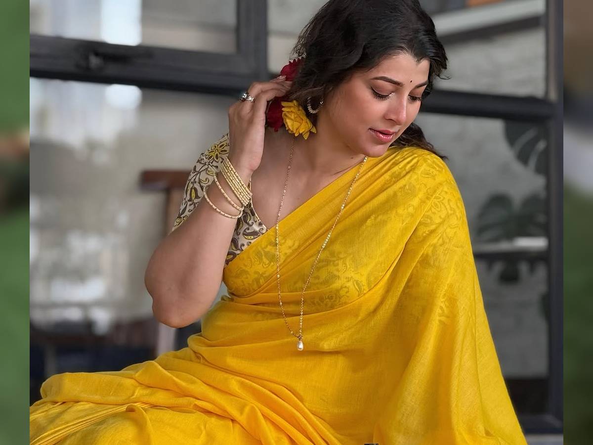 Marathi Actress Tejaswini Pandit Hot Photoshoot in saree See Photos ...