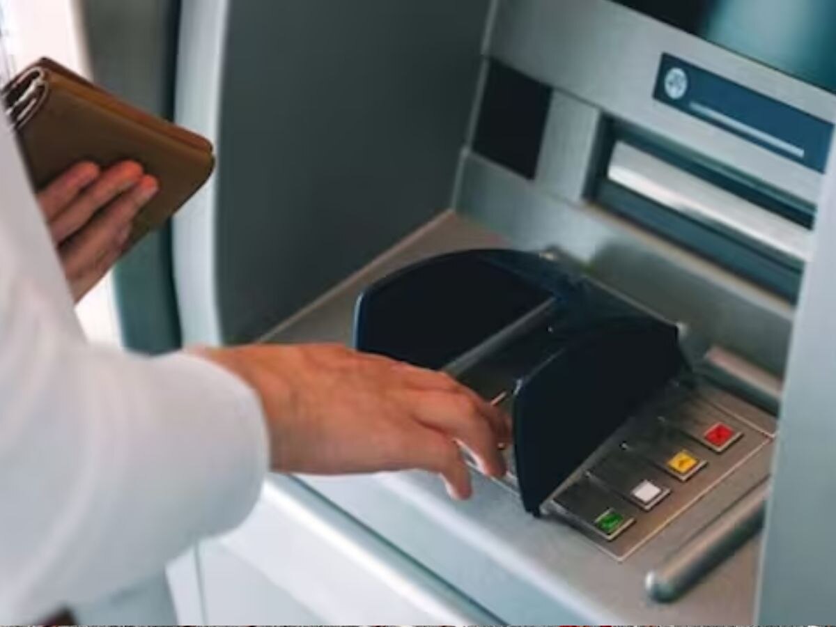 atm to be closed for 2 to 3 days pib give answer to viral whatsapp message|देशभरातील ATM दोन ते ...
