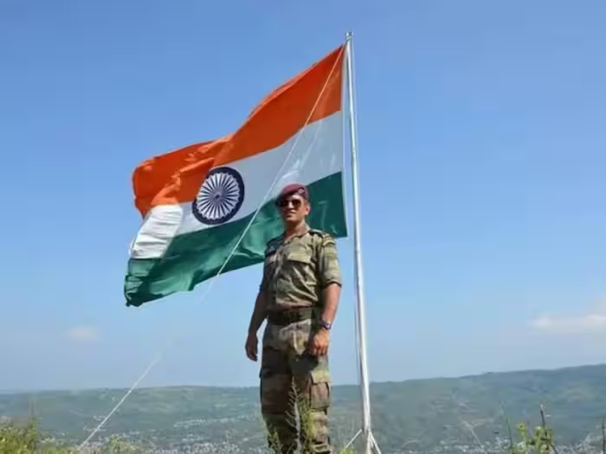 Cricketer Ms Dhoni is a lieutenant colonel in territorial army know his ...