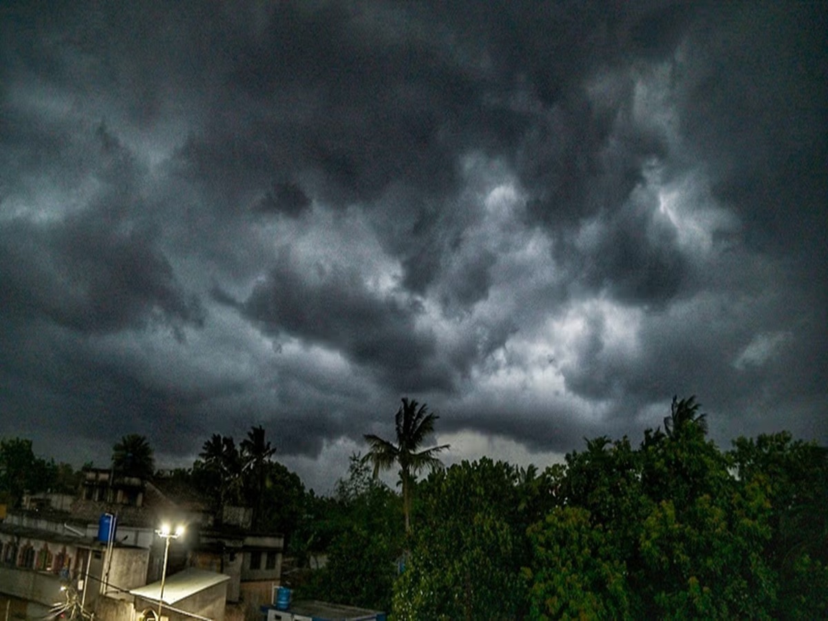 Maharahstra weather news lightening and thunder strorm heavy rain predictions in konkan mumbai ...