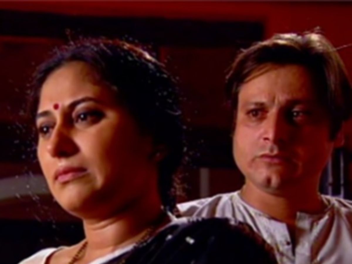 zee marathi serial abhalmaya title song written on bus ticket full ...