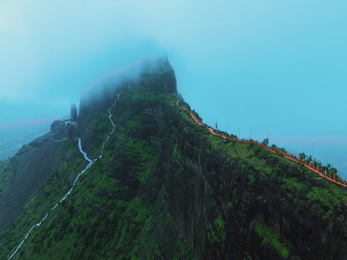 Nashik Mangi Tungi GREAT WALL in Maharashtra Mangi Tungi wall is ...