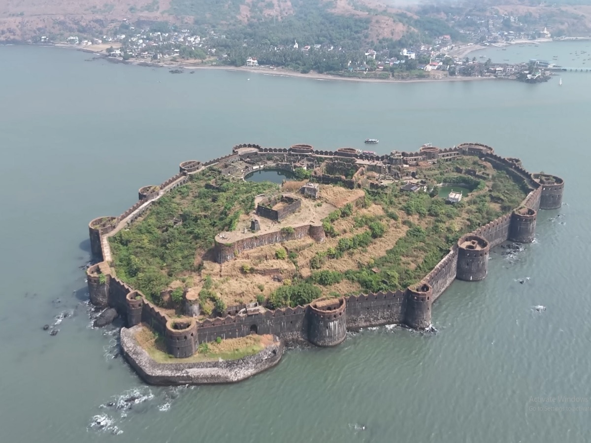 A 500 year old amazing structure in Maharashtra that challenges science ...