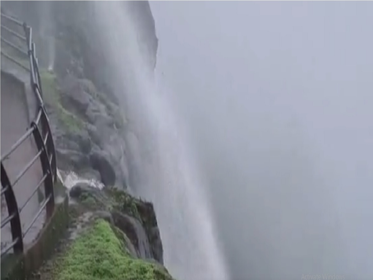 Reverse Waterfall Near Pune Kokankada Reverse Waterfall Naneghat ...