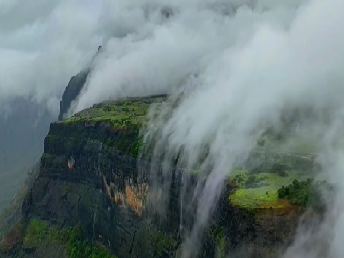 Reverse Waterfall Near Pune Kokankada Reverse Waterfall Naneghat ...