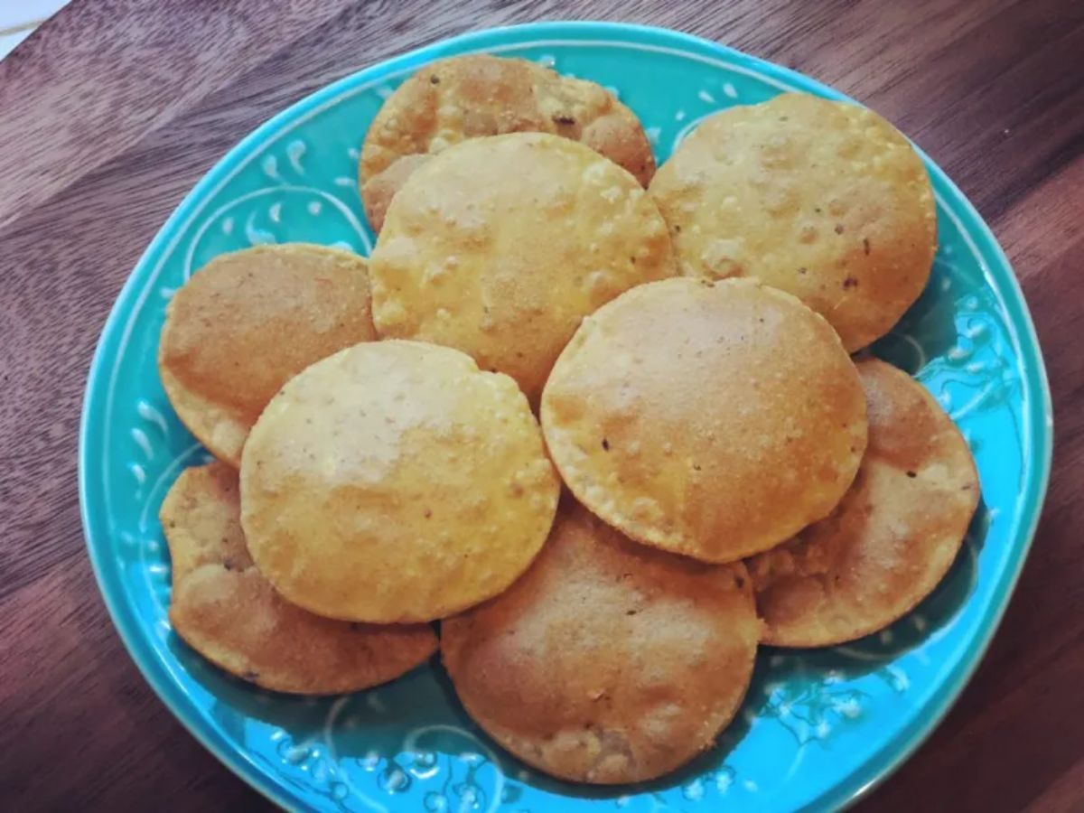 Kitchen Recipe in marathi how to make tikhat puri recipe in marathi ...