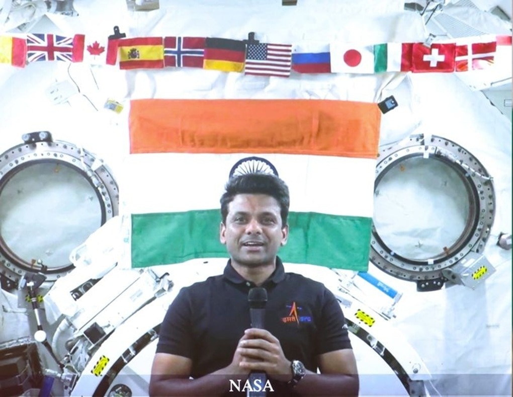 World news space indian astronaut shubhanshu shuklas stunning photos ...