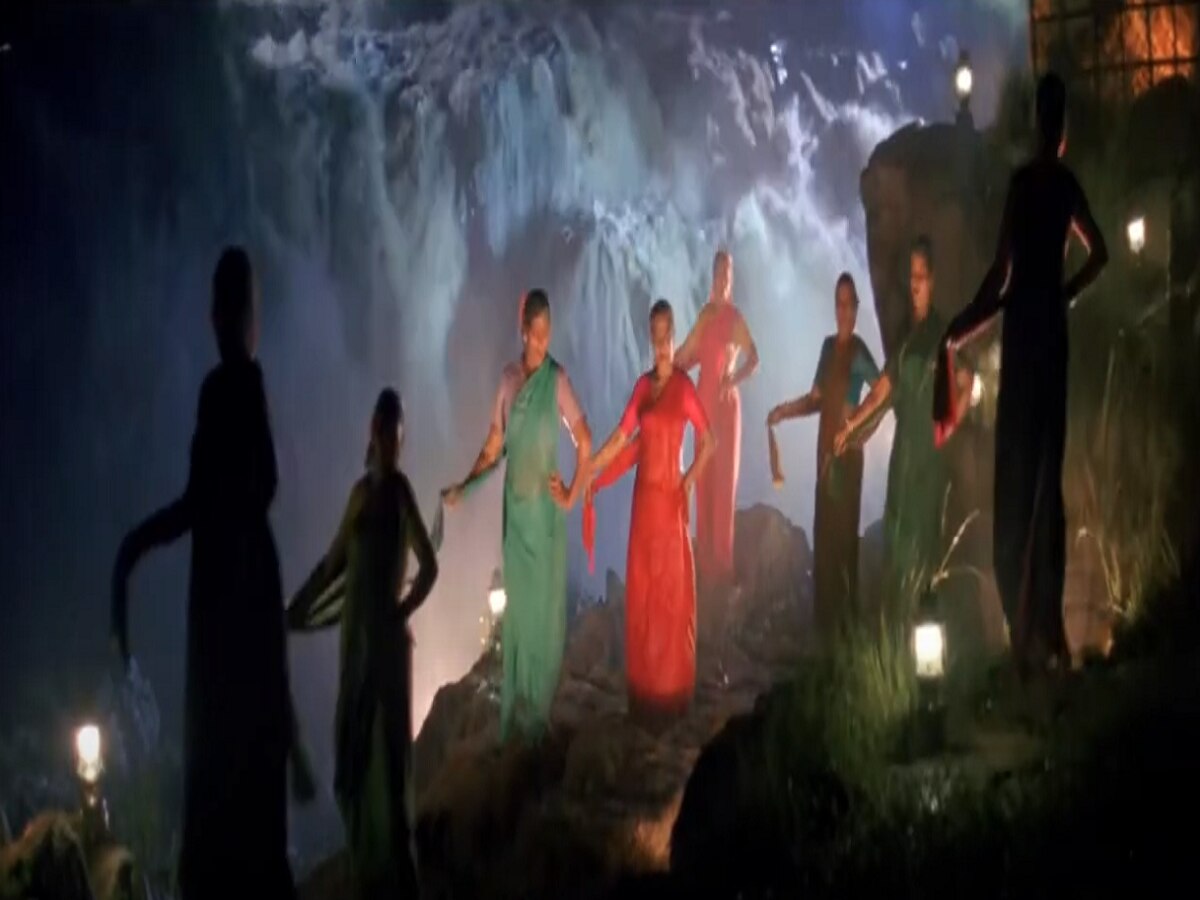 Bollywood 33 year old song whose lyrics the singer thought were obscene ...