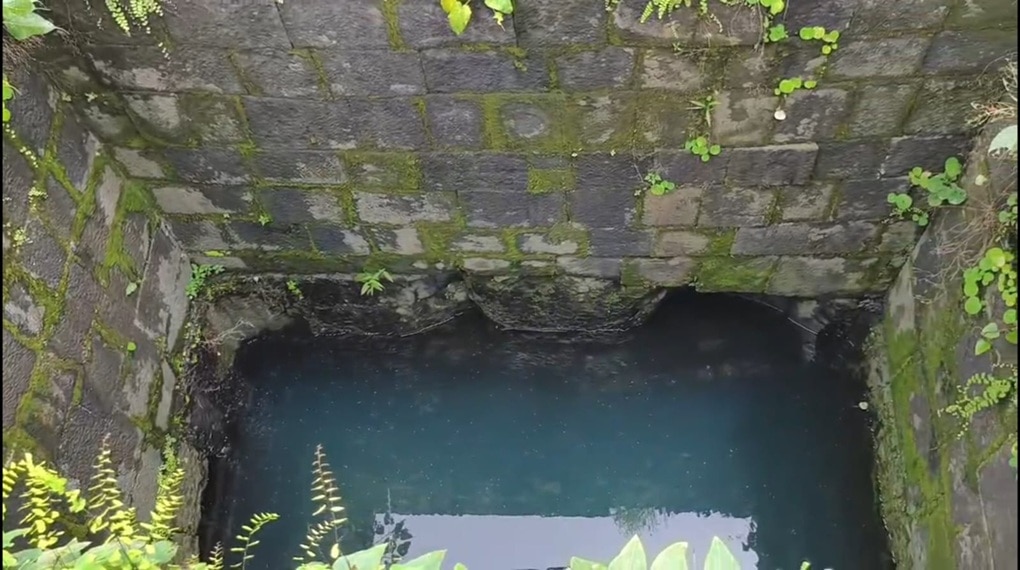 photos raigad news rajmata jijau pachad wada historical monument in bad ...