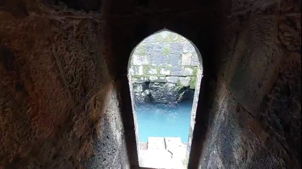 photos raigad news rajmata jijau pachad wada historical monument in bad ...