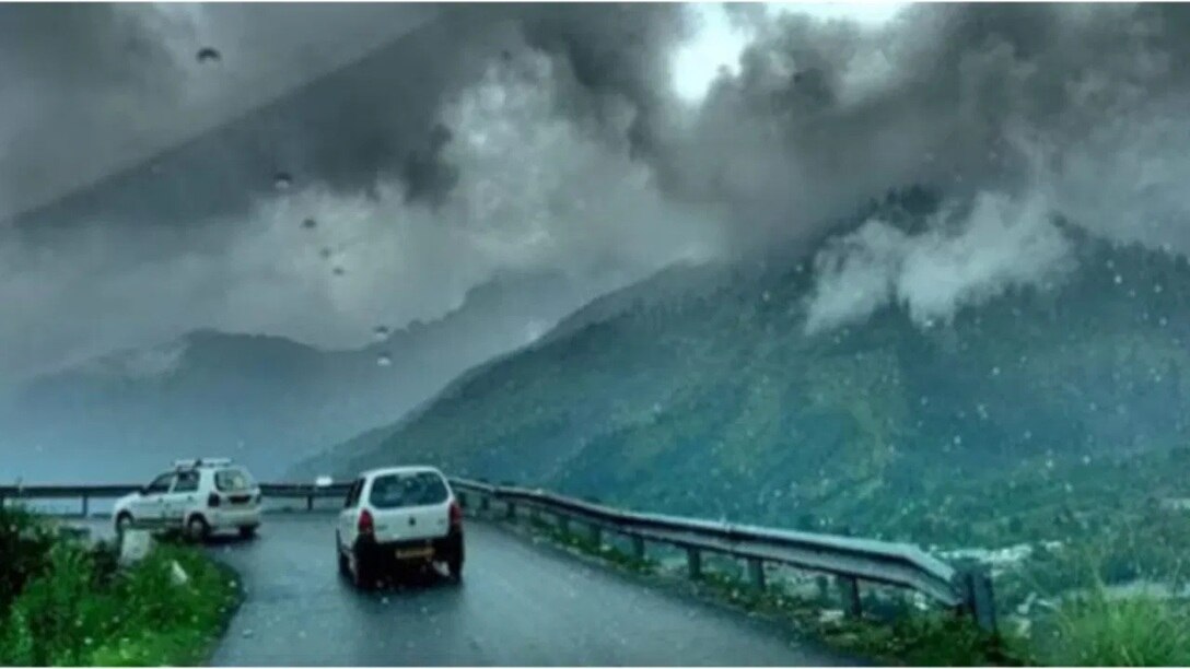 imd issues uttarakhand weather update orange alert heavy rain nainital almora School closed on 4 ...