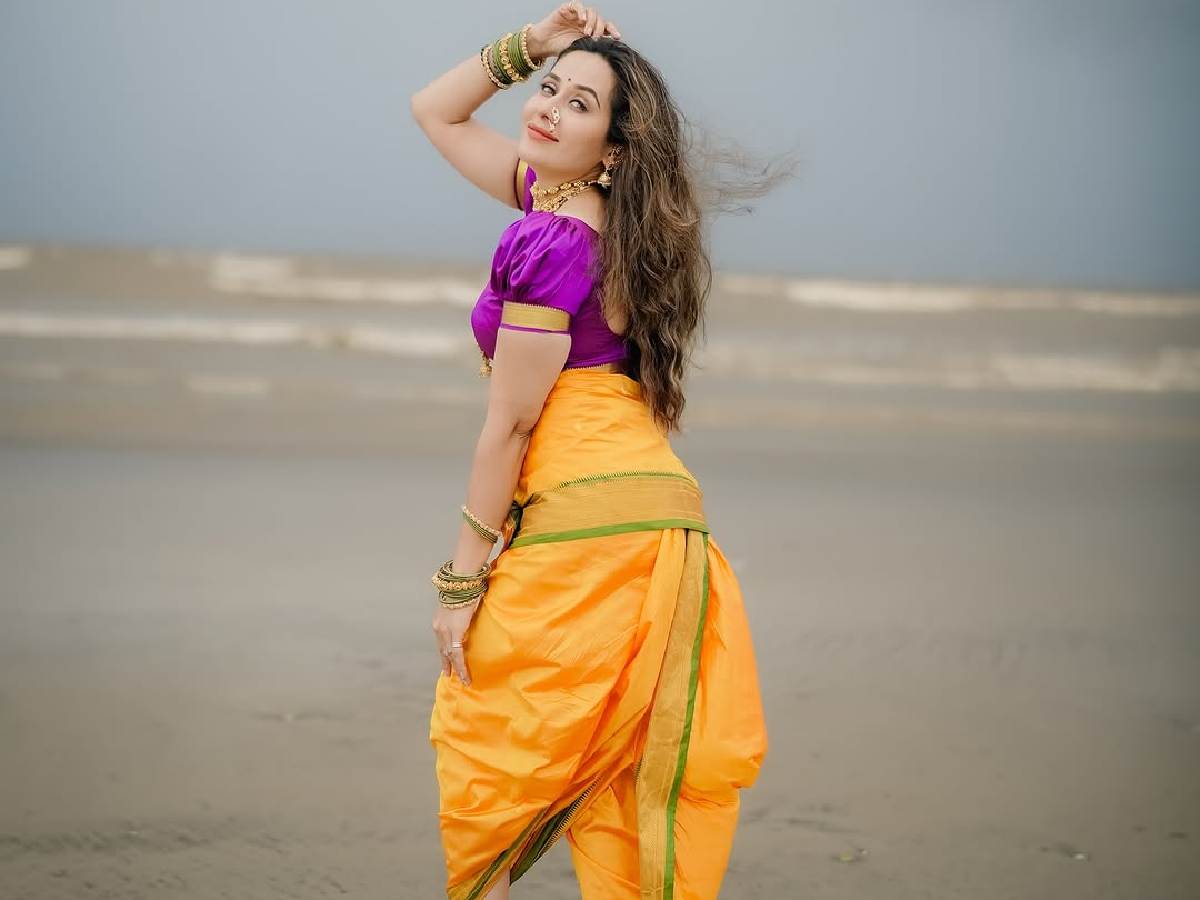 Marathi Actress Tejaswini Lonari Narali Poornima Photoshoot In Koli ...
