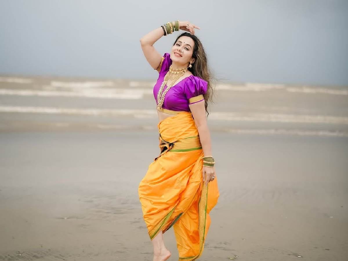 Marathi Actress Tejaswini Lonari Narali Poornima Photoshoot In Koli ...