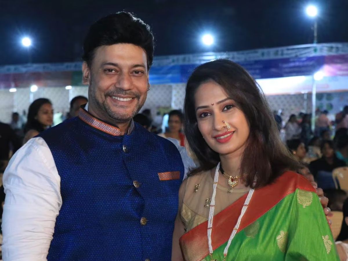 priya marathe and shantanu moghe lovestory filmy style proposed and ...