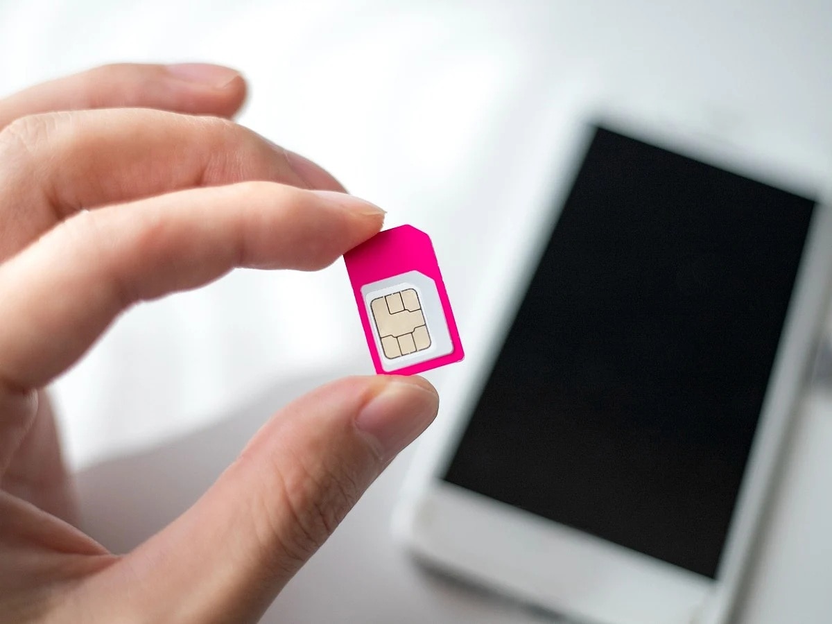 did you know why sim card one corner is always cut know how this works ...