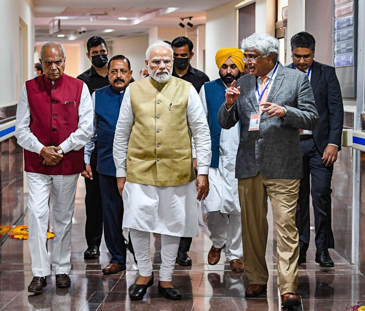PM Narendra Modi Birthday Sepcial How Much Money Prime Minister Spends ...