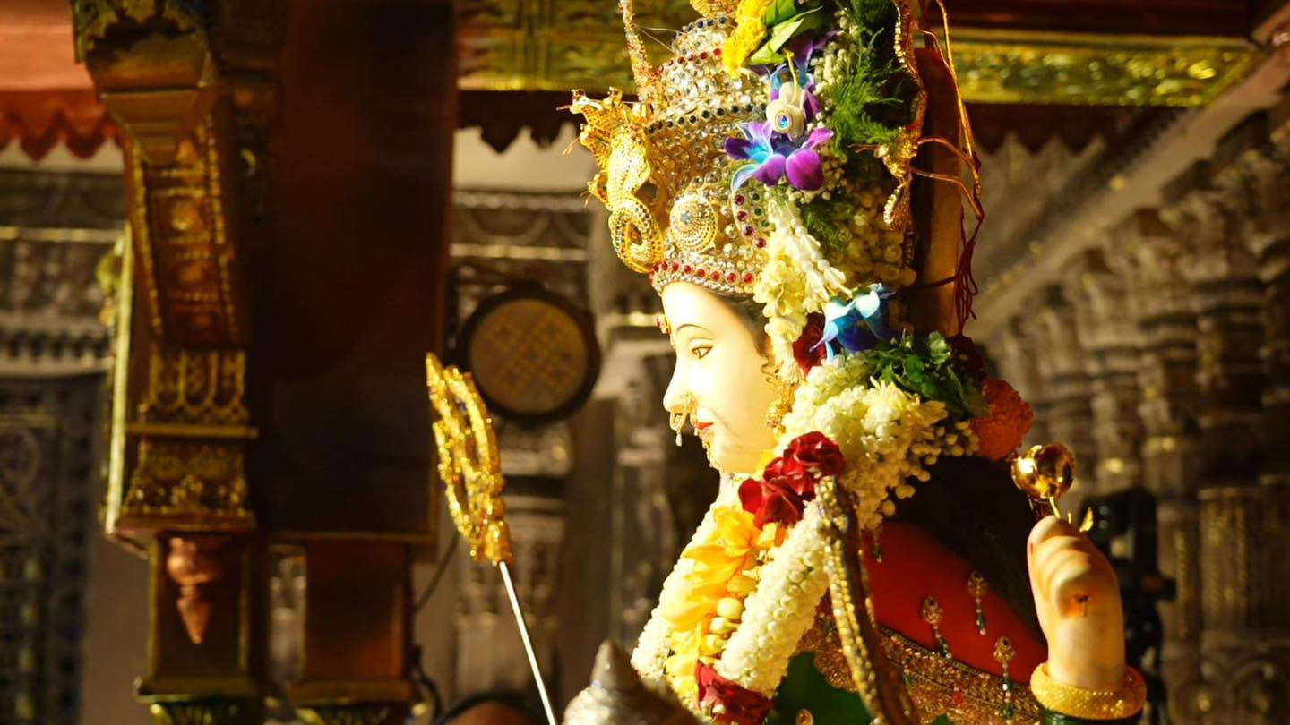 navratri 2025 dcm eknath shinde thane anand dighe tembhi naka devi ...