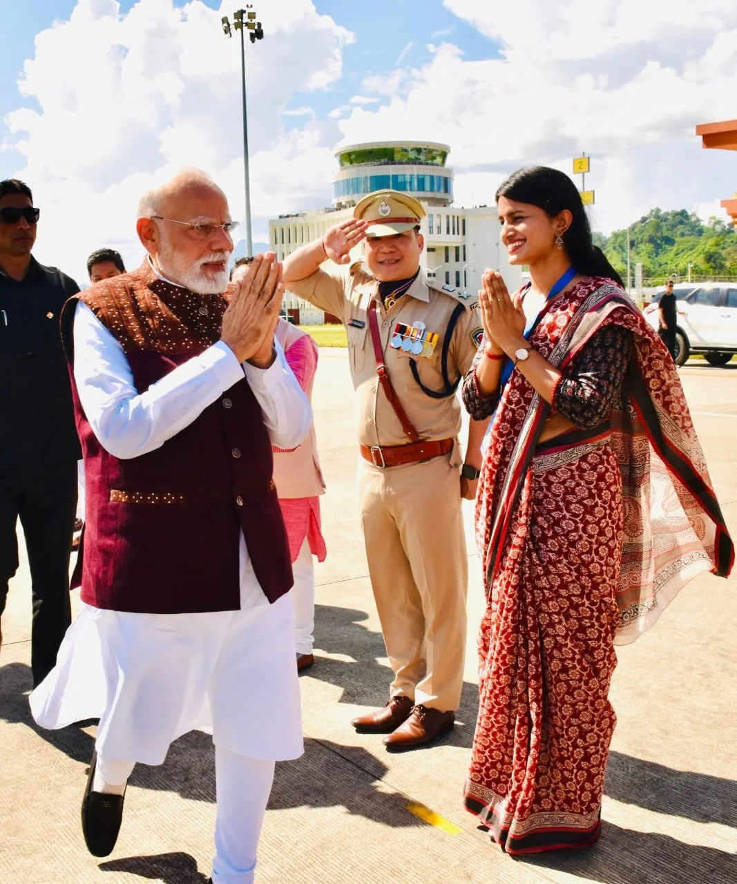 Who is Vishakha Yadav IAS Officer welcomed PM Narendra Modi in Arunachal Pradesh | पंतप्रधान ...