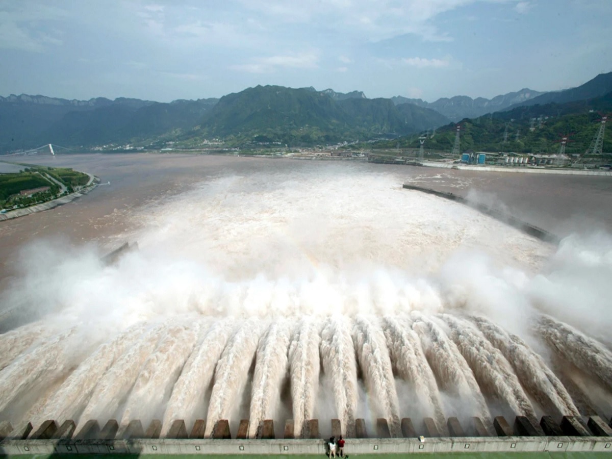 China three gorges monstrous heavy dam A greater threat to Earth than ...