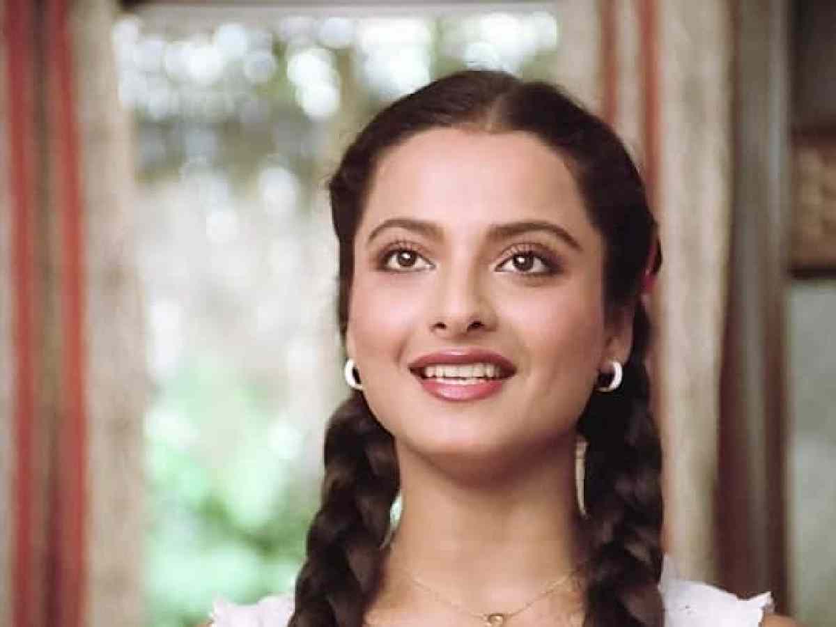 rekha jeetendra bold scene in bathtub goes viral from | 36 ...