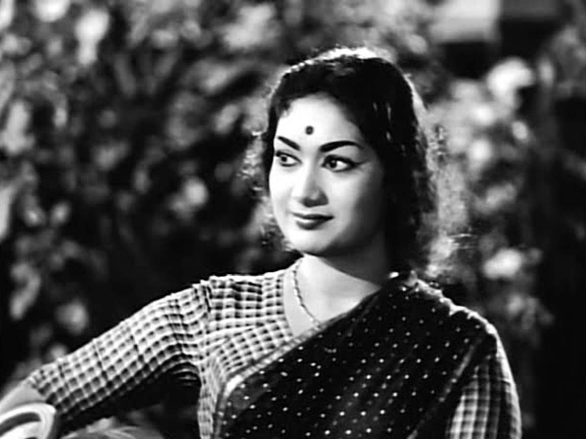 savitri ganesan top actress net worth rs 100 crore in 60s | 60च्या ...