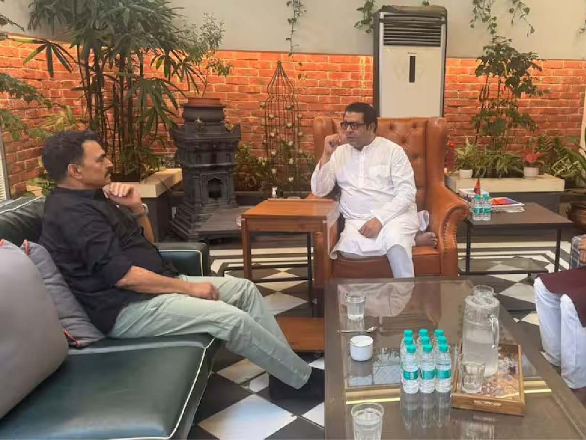 Sayaji Shinde meets Raj Thackeray over Nashik Tapovan tree cutting | तपोवन वाचवण्यासाठी सयाजी ...