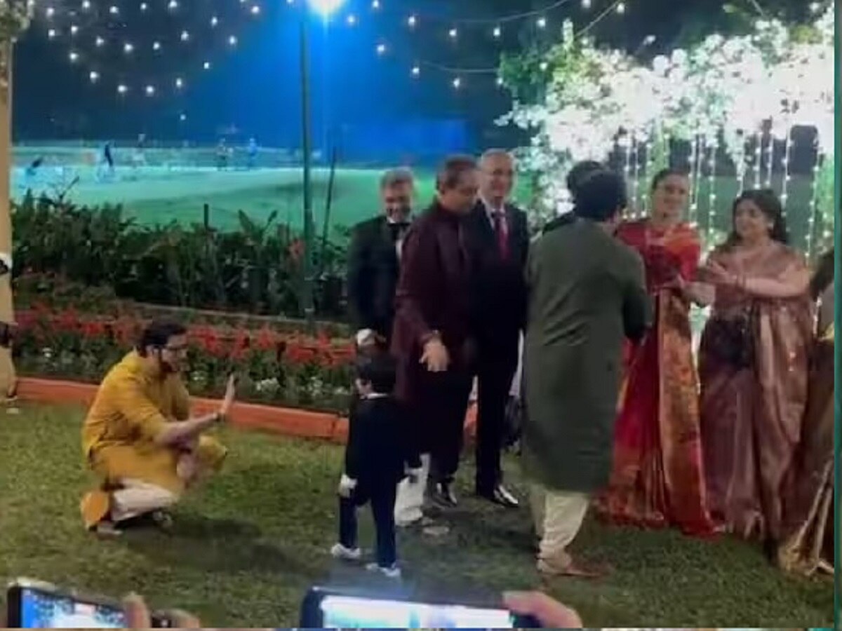 Raj Uddhav Thackeray Aaditya Amit Together in Family Function Marathi ...