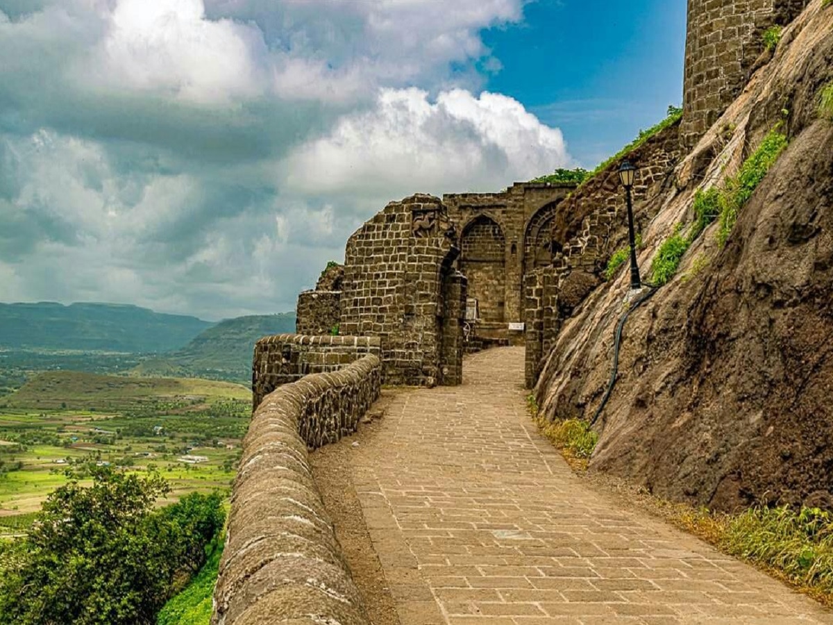 Pune Shivneri name history birthplace of Chhatrapati Shivaji Maharaj ...