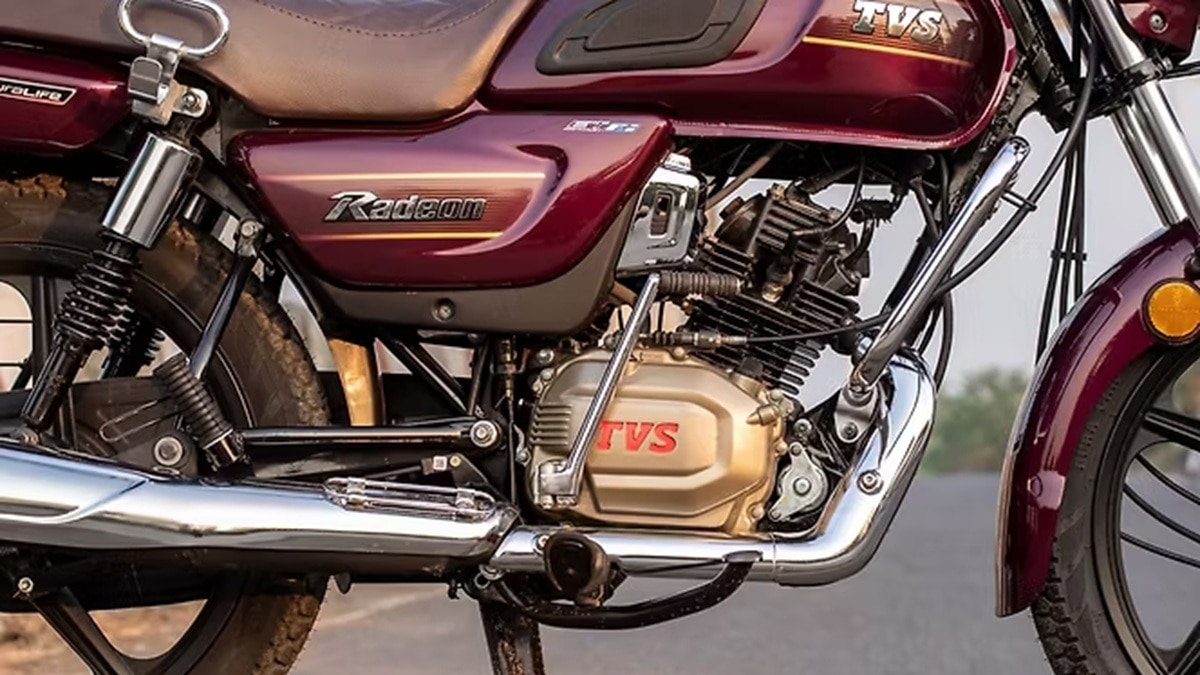 Auto news TVS Radeon Mileage 110cc bike India 700 kilometer full tank ...