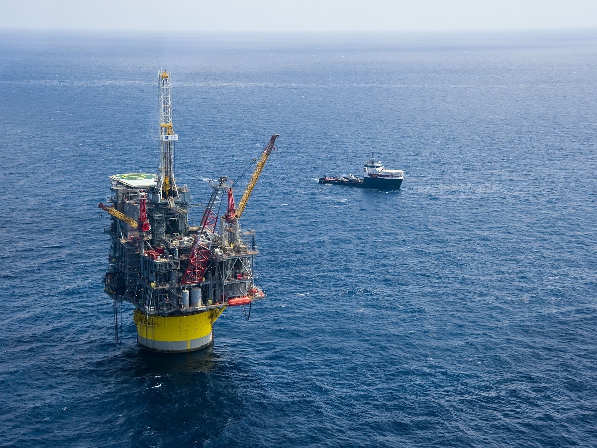 Indias largest oil field is Mumbai High in the Arabian Sea |भारतातील ...