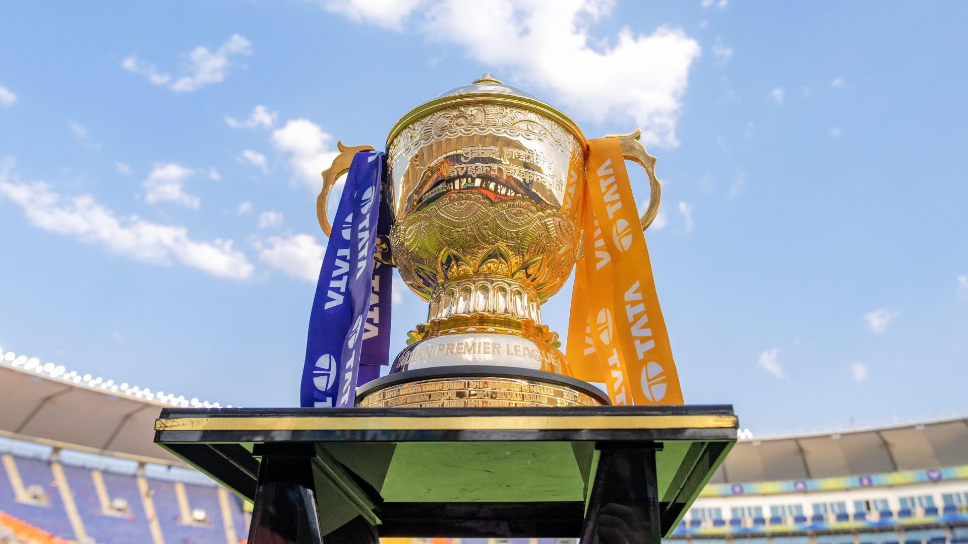 ipl 2026 trophy made from which metal know cost who design ipl trophy ...