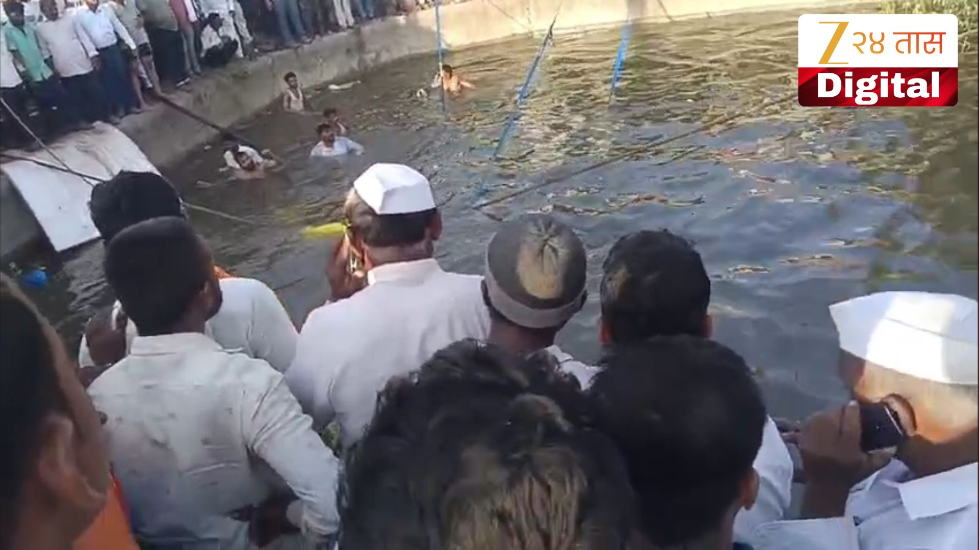 Pandharpur Pick Up van Accident 8 People died include 6 month old baby ...